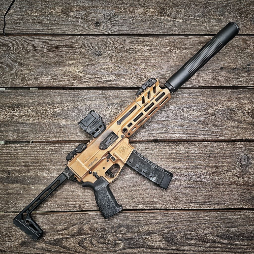 PM HUGLU MOCHAC kal. 9×19 w mega zestawie + moderator dźwięku ...